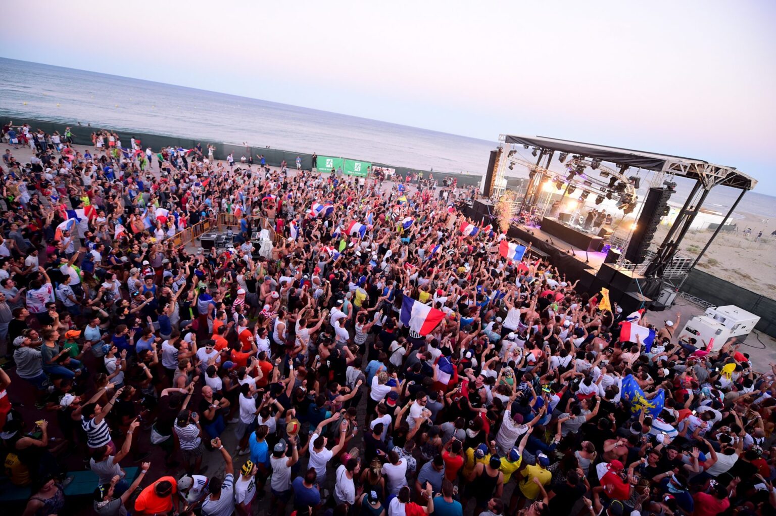 L’Electrobeach dévoile une 4ème scène inédite… hardstyle ! – Le Journal ...